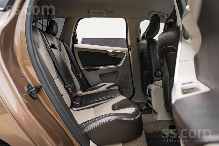 Brūns Volvo XC60 2009 Rīga, ar dzinēja tilpumu 2.40 L un nobraukumu 288 tūkst. km par 5500 €, foto 13 vietnē AUTOMOTO.COM.LV