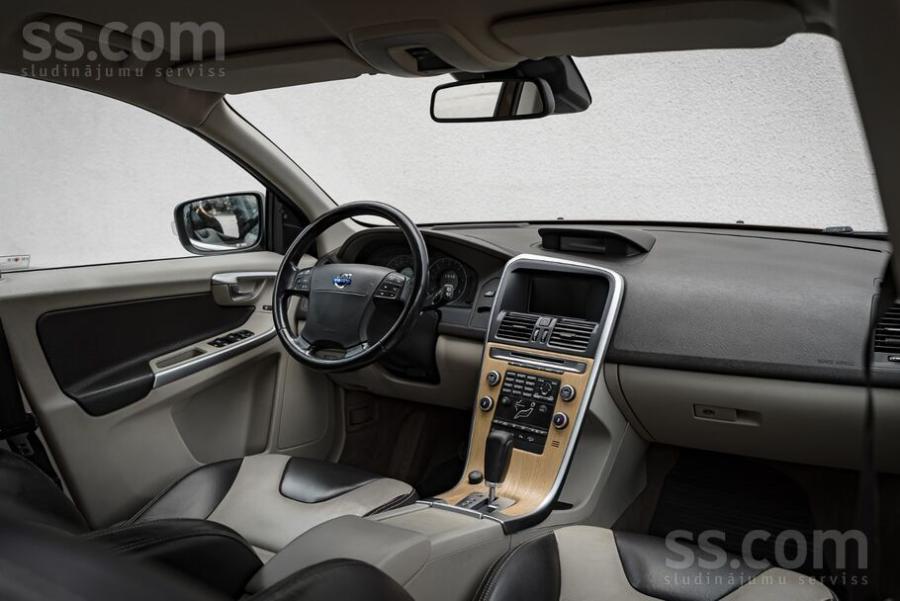 Brūns Volvo XC60 2009 Rīga, ar dzinēja tilpumu 2.40 L un nobraukumu 288 tūkst. km par 5500 €, foto 17 vietnē AUTOMOTO.COM.LV