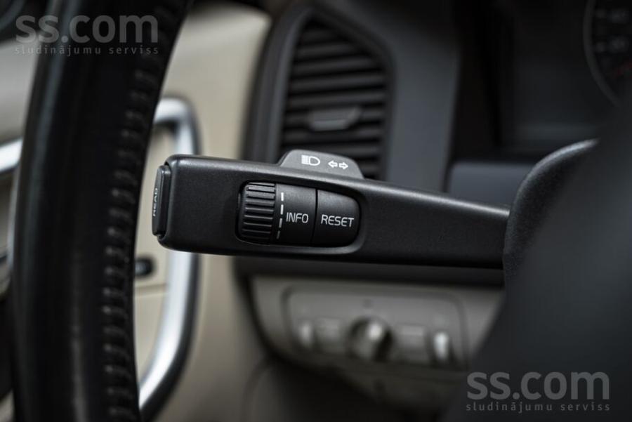 Brūns Volvo XC60 2009 Rīga, ar dzinēja tilpumu 2.40 L un nobraukumu 288 tūkst. km par 5500 €, foto 18 vietnē AUTOMOTO.COM.LV
