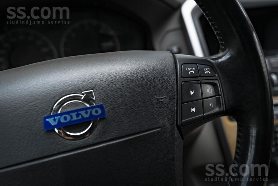 Brūns Volvo XC60 2009 Rīga, ar dzinēja tilpumu 2.40 L un nobraukumu 288 tūkst. km par 5500 €, foto 21 vietnē AUTOMOTO.COM.LV