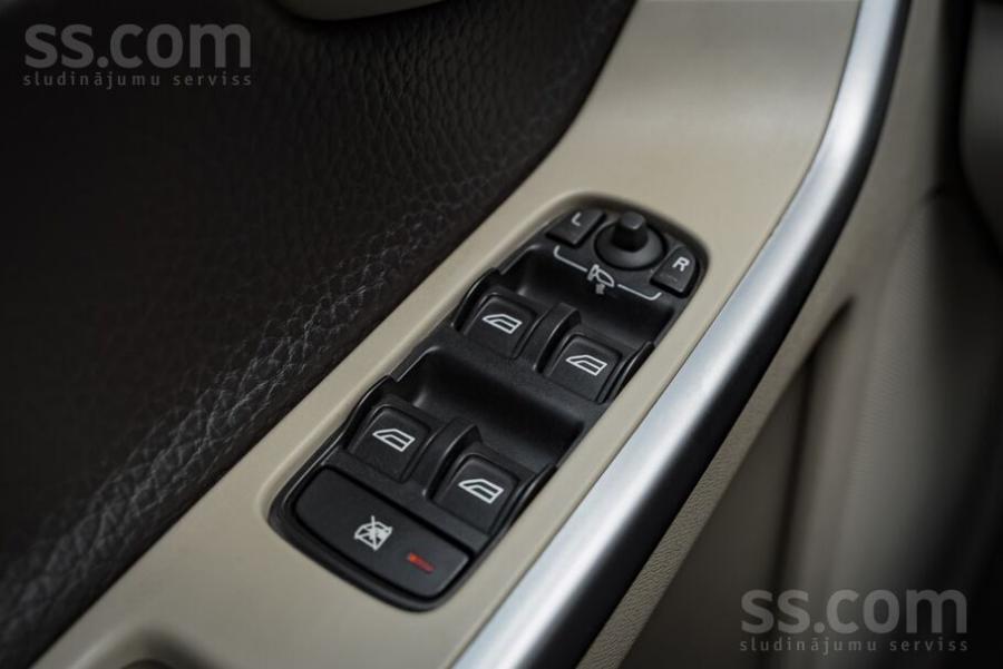 Brūns Volvo XC60 2009 Rīga, ar dzinēja tilpumu 2.40 L un nobraukumu 288 tūkst. km par 5500 €, foto 28 vietnē AUTOMOTO.COM.LV