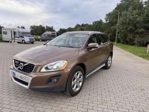 Brūns Volvo XC60 2009 Biržai, ar dzinēja tilpumu 2.40 L un nobraukumu 448 tūkst. km par 6300 €, foto  vietnē AUTOMOTO.COM.LV