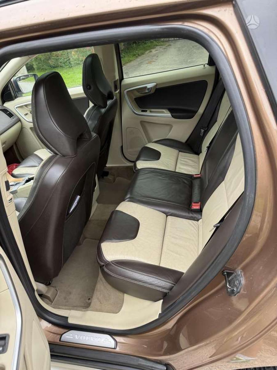 Brūns Volvo XC60 2009 Klaipėda, ar dzinēja tilpumu 2.95 L un nobraukumu 207 tūkst. km par 8100 €, foto 18 vietnē AUTOMOTO.COM.LV