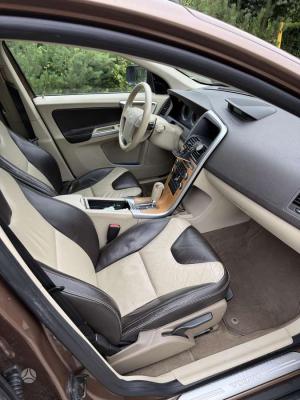 Brūns Volvo XC60 2009 Klaipėda, ar dzinēja tilpumu 2.95 L un nobraukumu 207 tūkst. km par 8100 €, foto 19 vietnē AUTOMOTO.COM.LV