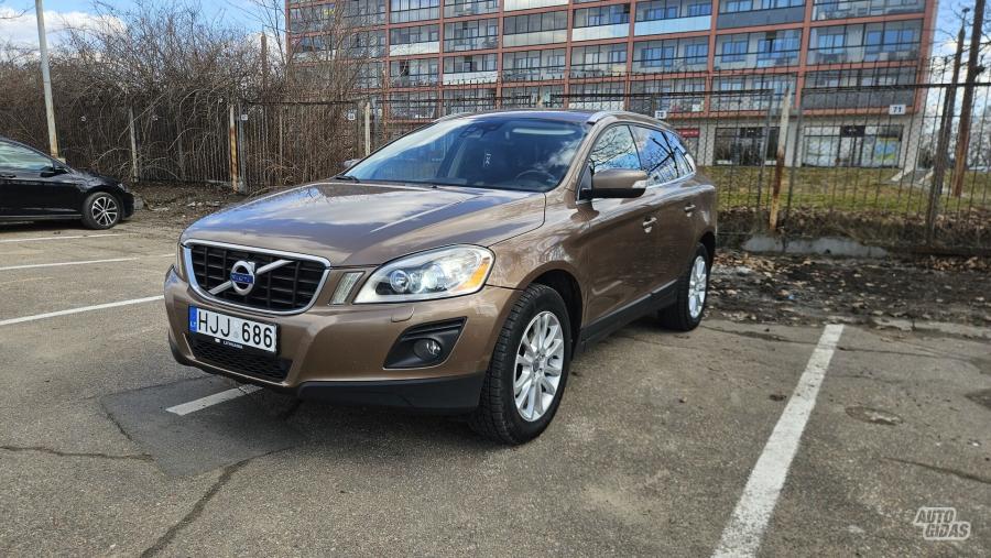 Brūns Volvo XC60 2009 Trakai, ar dzinēja tilpumu 2.40 L un nobraukumu 340 tūkst. km par 3700 €, foto 1 vietnē AUTOMOTO.COM.LV