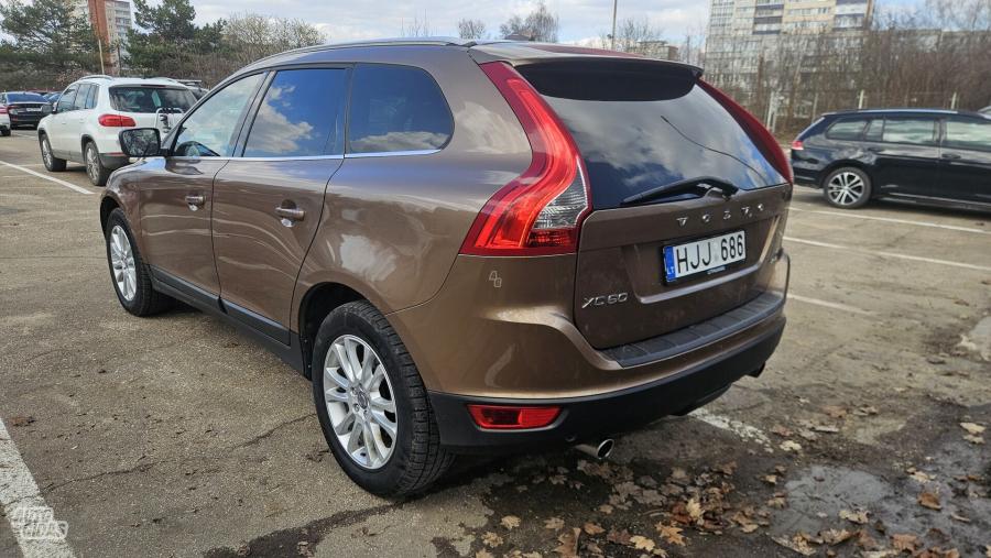 Brūns Volvo XC60 2009 Trakai, ar dzinēja tilpumu 2.40 L un nobraukumu 340 tūkst. km par 3700 €, foto 7 vietnē AUTOMOTO.COM.LV
