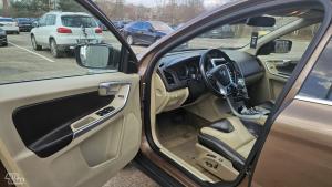 Brūns Volvo XC60 2009 Trakai, ar dzinēja tilpumu 2.40 L un nobraukumu 340 tūkst. km par 3700 €, foto 8 vietnē AUTOMOTO.COM.LV