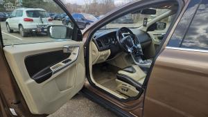 Brūns Volvo XC60 2009 Trakai, ar dzinēja tilpumu 2.40 L un nobraukumu 340 tūkst. km par 3700 €, foto 10 vietnē AUTOMOTO.COM.LV