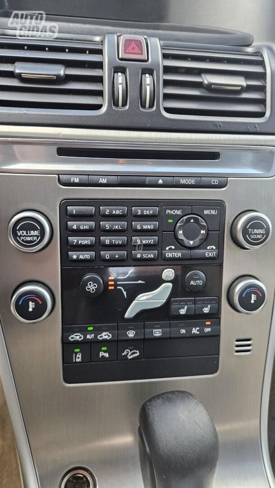 Brūns Volvo XC60 2009 Trakai, ar dzinēja tilpumu 2.40 L un nobraukumu 340 tūkst. km par 3700 €, foto 11 vietnē AUTOMOTO.COM.LV