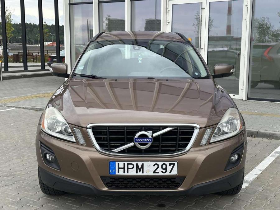 Brūns Volvo XC60 2009 Viļņa, ar dzinēja tilpumu 2.40 L un nobraukumu 323 tūkst. km par 6700 €, foto 3 vietnē AUTOMOTO.COM.LV