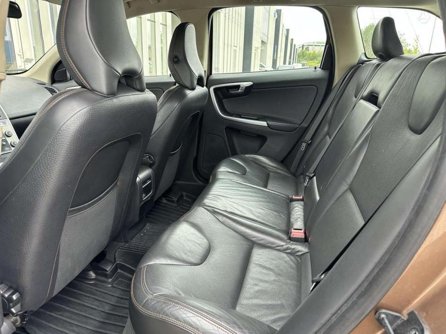 Brūns Volvo XC60 2009 Viļņa, ar dzinēja tilpumu 2.40 L un nobraukumu 323 tūkst. km par 6700 €, foto 10 vietnē AUTOMOTO.COM.LV