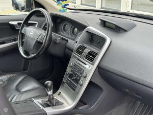 Brūns Volvo XC60 2009 Viļņa, ar dzinēja tilpumu 2.40 L un nobraukumu 323 tūkst. km par 6700 €, foto 13 vietnē AUTOMOTO.COM.LV