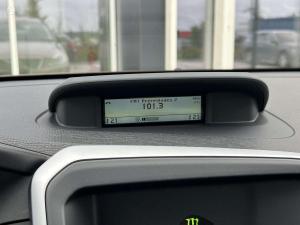 Brūns Volvo XC60 2009 Viļņa, ar dzinēja tilpumu 2.40 L un nobraukumu 323 tūkst. km par 6700 €, foto 16 vietnē AUTOMOTO.COM.LV