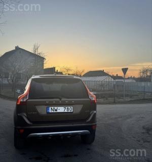 Brūns Volvo XC60 2009 Daugavpils, ar dzinēja tilpumu 2.40 L un nobraukumu 290 tūkst. km par 6900 €, foto 5 vietnē AUTOMOTO.COM.LV