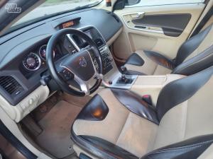 Brown Volvo XC60 2009 in Mazeikiai, with an engine capacity of 2.40 L and mileage of 264 thousand km for 6900 €, photo 12 on AUTOMOTO.COM.LV