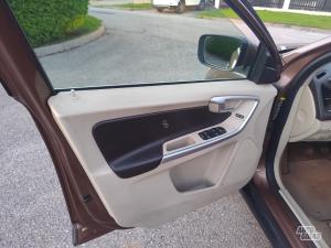 Brown Volvo XC60 2009 in Mazeikiai, with an engine capacity of 2.40 L and mileage of 264 thousand km for 6900 €, photo 28 on AUTOMOTO.COM.LV