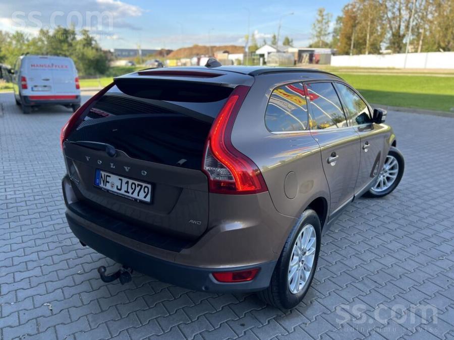 Brūns Volvo XC60 2009 Jēkabpils, ar dzinēja tilpumu 2.40 L un nobraukumu 298 tūkst. km par 7500 €, foto 3 vietnē AUTOMOTO.COM.LV