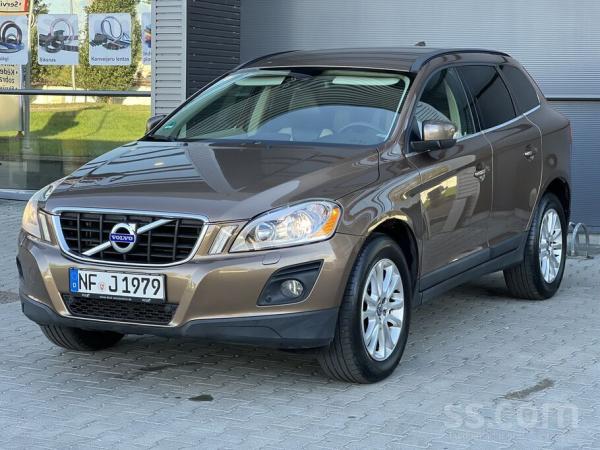 Brown Volvo XC60 2009 in Jekabpils, with an engine capacity of 2.40 L and mileage of 298 thousand km for 7500 €, photo 4 on AUTOMOTO.COM.LV