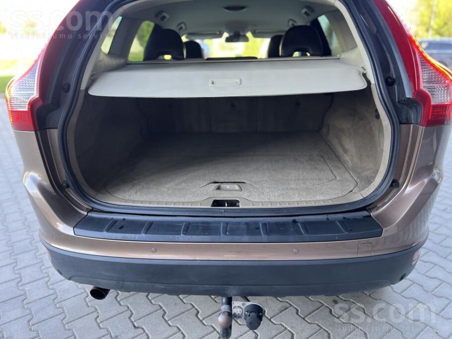 Brūns Volvo XC60 2009 Jēkabpils, ar dzinēja tilpumu 2.40 L un nobraukumu 298 tūkst. km par 7500 €, foto 13 vietnē AUTOMOTO.COM.LV