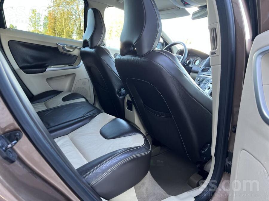 Brūns Volvo XC60 2009 Jēkabpils, ar dzinēja tilpumu 2.40 L un nobraukumu 298 tūkst. km par 7500 €, foto 16 vietnē AUTOMOTO.COM.LV
