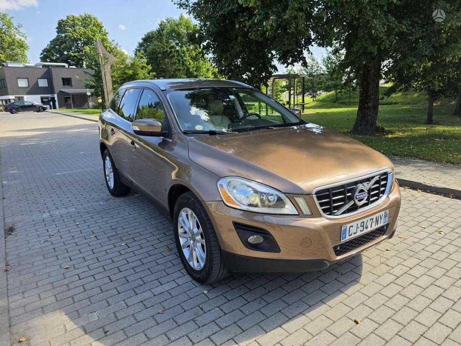 Brūns Volvo XC60 2009 Tauragė, ar dzinēja tilpumu 2.40 L un nobraukumu 265 tūkst. km par 6200 €, foto 3 vietnē AUTOMOTO.COM.LV