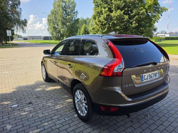 Brown Volvo XC60 2009 in Taurage, with an engine capacity of 2.40 L and mileage of 265 thousand km for 6200 €, photo 5 on AUTOMOTO.COM.LV