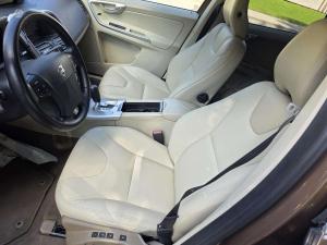 Brūns Volvo XC60 2009 Tauragė, ar dzinēja tilpumu 2.40 L un nobraukumu 265 tūkst. km par 6200 €, foto 10 vietnē AUTOMOTO.COM.LV