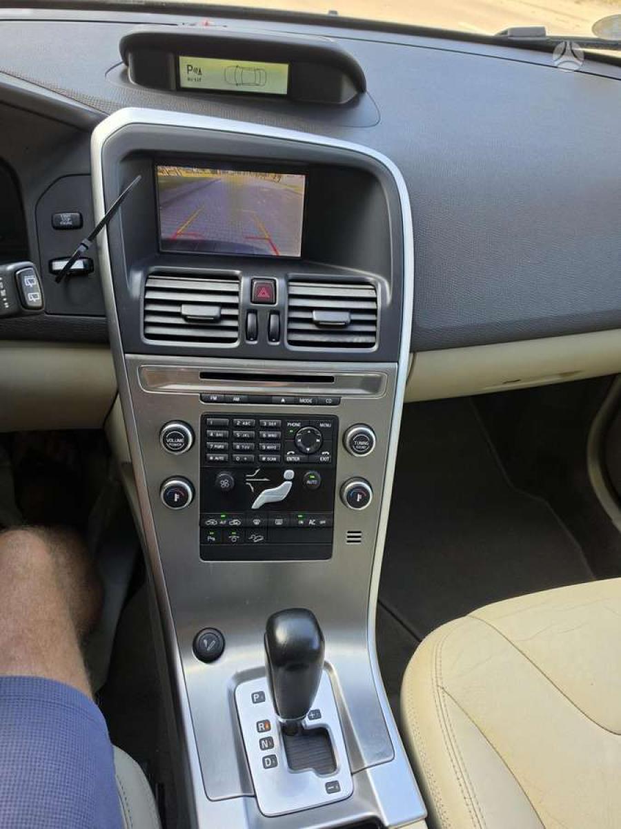 Brūns Volvo XC60 2009 Tauragė, ar dzinēja tilpumu 2.40 L un nobraukumu 265 tūkst. km par 6200 €, foto 13 vietnē AUTOMOTO.COM.LV