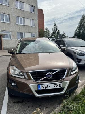 Brown Volvo XC60 2009 in Daugavpils, with an engine capacity of 2.40 L and mileage of 295 thousand km for 6800 €, photo 4 on AUTOMOTO.COM.LV