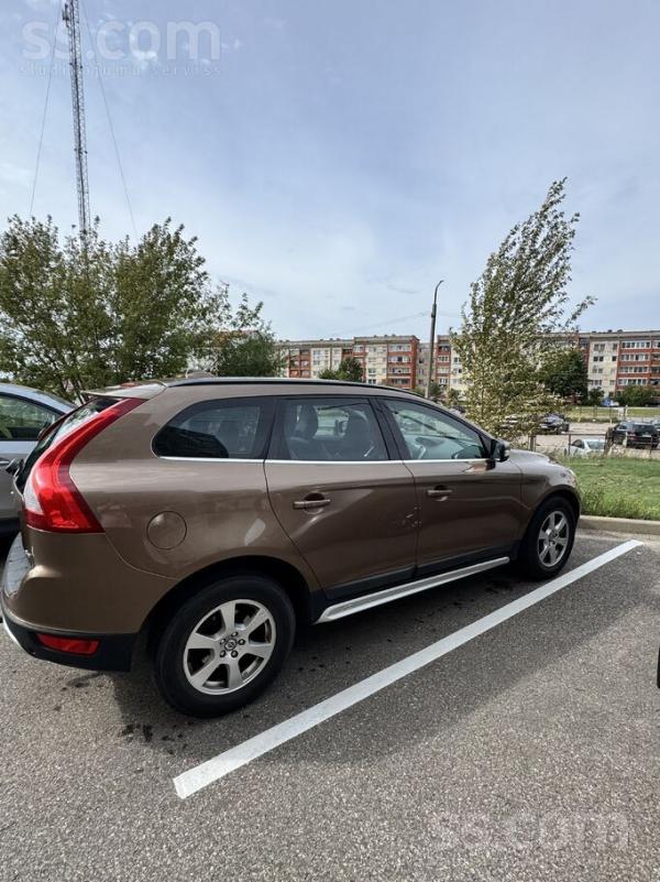 Brūns Volvo XC60 2009 Daugavpils, ar dzinēja tilpumu 2.40 L un nobraukumu 295 tūkst. km par 6800 €, foto 3 vietnē AUTOMOTO.COM.LV