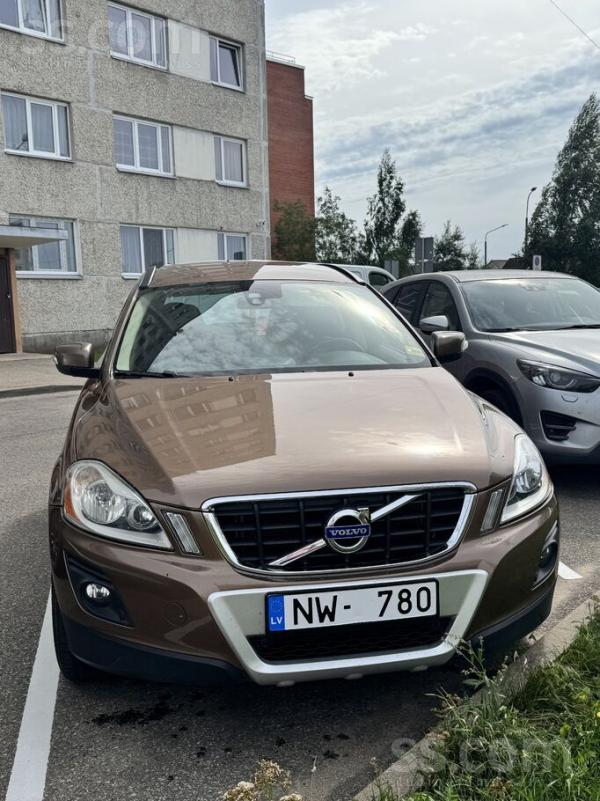 Brūns Volvo XC60 2009 Daugavpils, ar dzinēja tilpumu 2.40 L un nobraukumu 295 tūkst. km par 6800 €, foto 4 vietnē AUTOMOTO.COM.LV