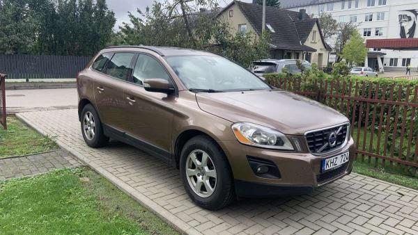 Brūns Volvo XC60 2009 Kauņa, ar dzinēja tilpumu 2.40 L un nobraukumu 275 tūkst. km par 5900 €, foto 1 vietnē AUTOMOTO.COM.LV