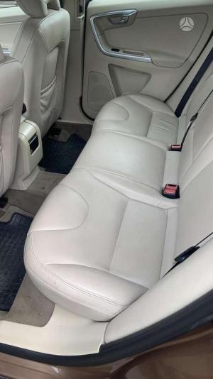 Brown Volvo XC60 2009 in Kaunas, with an engine capacity of 2.40 L and mileage of 275 thousand km for 5900 €, photo 12 on AUTOMOTO.COM.LV
