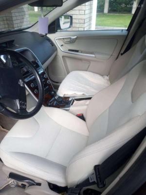 Brown Volvo XC60 2009 in Mazeikiai, with an engine capacity of 2.40 L and mileage of 280 thousand km for 5200 €, photo 6 on AUTOMOTO.COM.LV