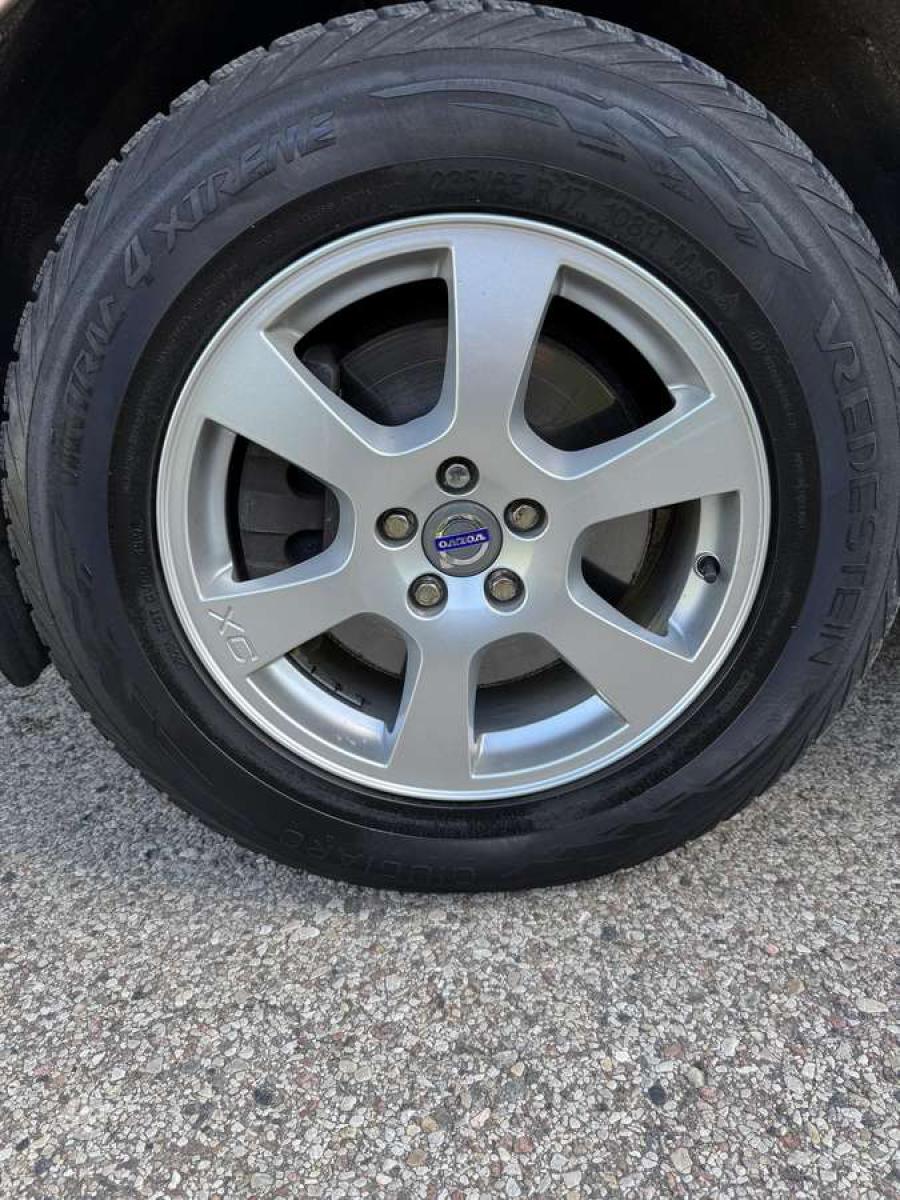 Brūns Volvo XC60 2009 Alīta, ar dzinēja tilpumu 2.40 L un nobraukumu 263 tūkst. km par 5900 €, foto 7 vietnē AUTOMOTO.COM.LV