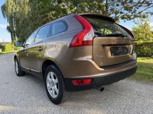 Brūns Volvo XC60 2009 Alīta, ar dzinēja tilpumu 2.40 L un nobraukumu 263 tūkst. km par 5900 €, foto 10 vietnē AUTOMOTO.COM.LV