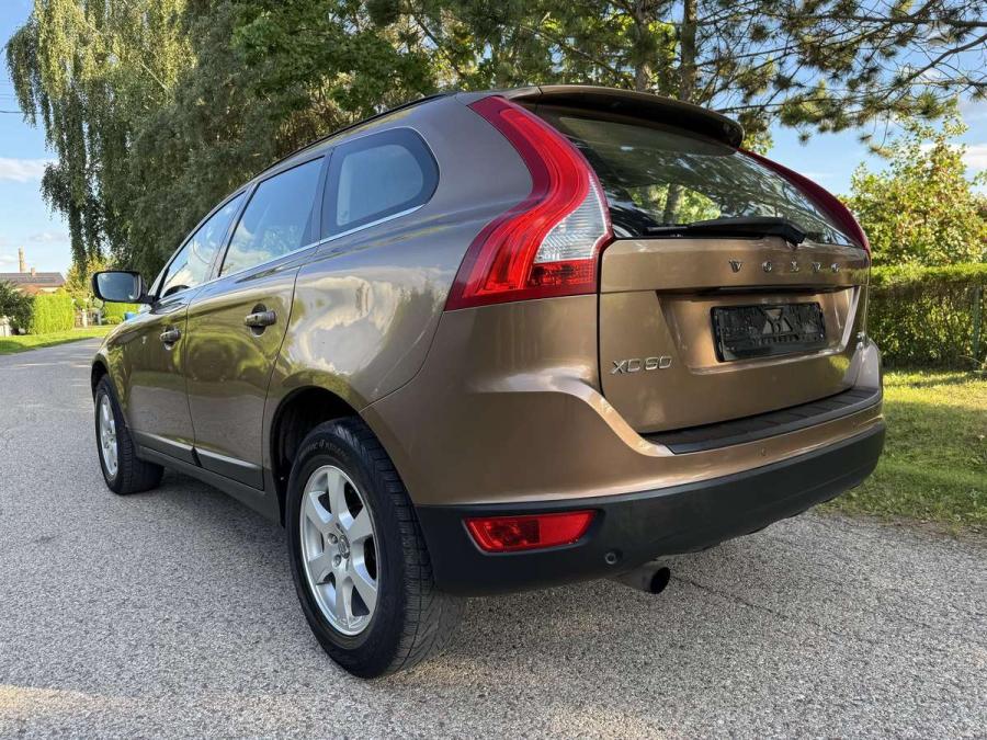 Brūns Volvo XC60 2009 Alīta, ar dzinēja tilpumu 2.40 L un nobraukumu 263 tūkst. km par 5900 €, foto 10 vietnē AUTOMOTO.COM.LV
