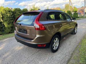 Brūns Volvo XC60 2009 Alīta, ar dzinēja tilpumu 2.40 L un nobraukumu 263 tūkst. km par 5900 €, foto 13 vietnē AUTOMOTO.COM.LV