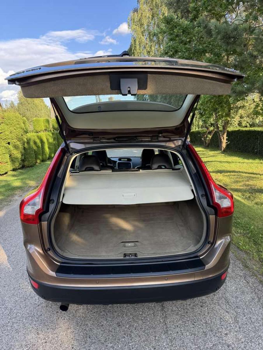 Brūns Volvo XC60 2009 Alīta, ar dzinēja tilpumu 2.40 L un nobraukumu 263 tūkst. km par 5900 €, foto 19 vietnē AUTOMOTO.COM.LV