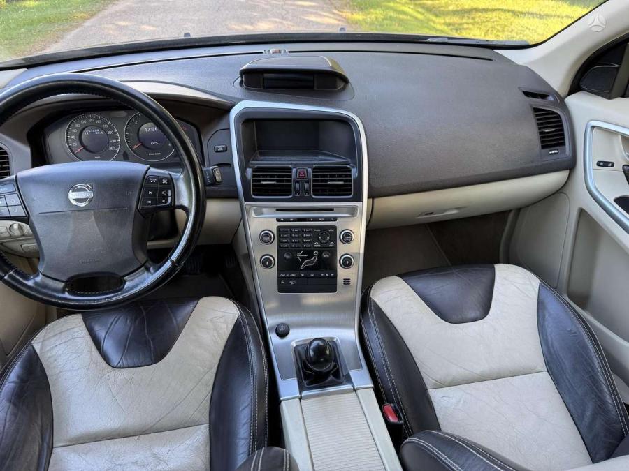 Brūns Volvo XC60 2009 Alīta, ar dzinēja tilpumu 2.40 L un nobraukumu 263 tūkst. km par 5900 €, foto 24 vietnē AUTOMOTO.COM.LV
