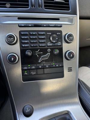 Brūns Volvo XC60 2009 Alīta, ar dzinēja tilpumu 2.40 L un nobraukumu 263 tūkst. km par 5900 €, foto 26 vietnē AUTOMOTO.COM.LV