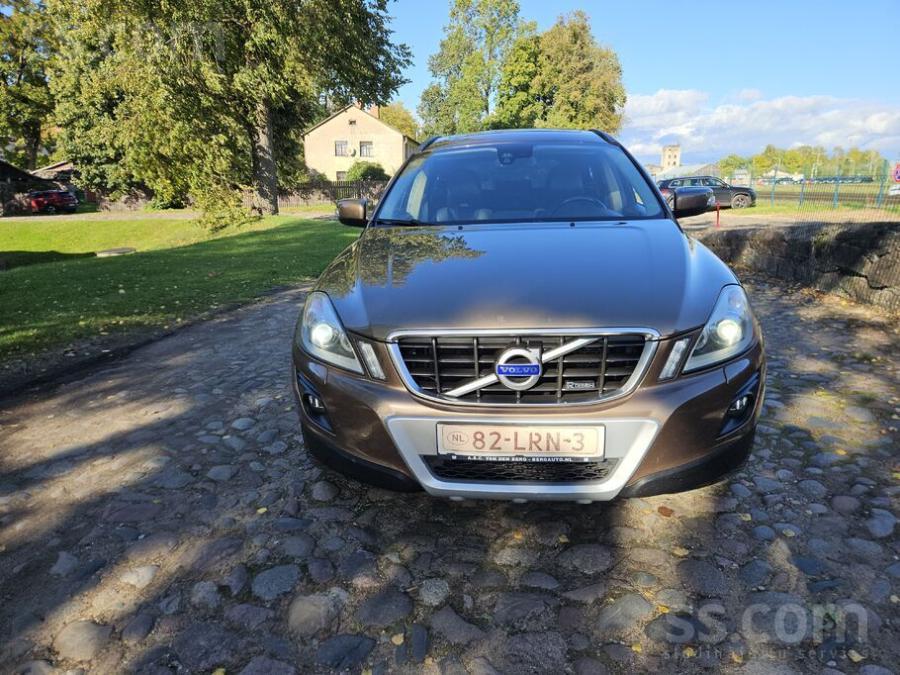 Brūns Volvo XC60 2009 Cēsis, ar dzinēja tilpumu 2.40 L un nobraukumu 330 tūkst. km par 8250 €, foto 3 vietnē AUTOMOTO.COM.LV