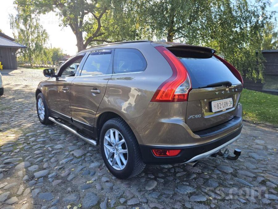 Brūns Volvo XC60 2009 Cēsis, ar dzinēja tilpumu 2.40 L un nobraukumu 330 tūkst. km par 8250 €, foto 8 vietnē AUTOMOTO.COM.LV