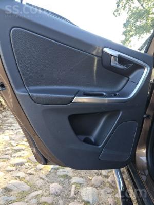 Brūns Volvo XC60 2009 Cēsis, ar dzinēja tilpumu 2.40 L un nobraukumu 330 tūkst. km par 8250 €, foto 14 vietnē AUTOMOTO.COM.LV