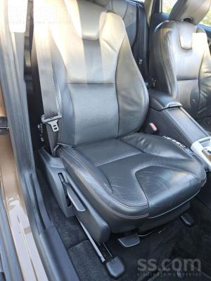 Brūns Volvo XC60 2009 Cēsis, ar dzinēja tilpumu 2.40 L un nobraukumu 330 tūkst. km par 8250 €, foto 18 vietnē AUTOMOTO.COM.LV