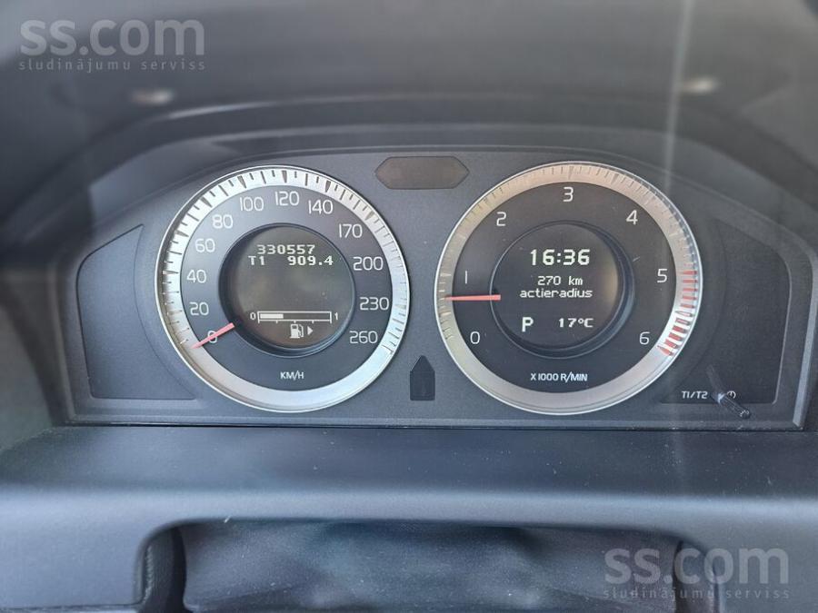 Brūns Volvo XC60 2009 Cēsis, ar dzinēja tilpumu 2.40 L un nobraukumu 330 tūkst. km par 8250 €, foto 23 vietnē AUTOMOTO.COM.LV