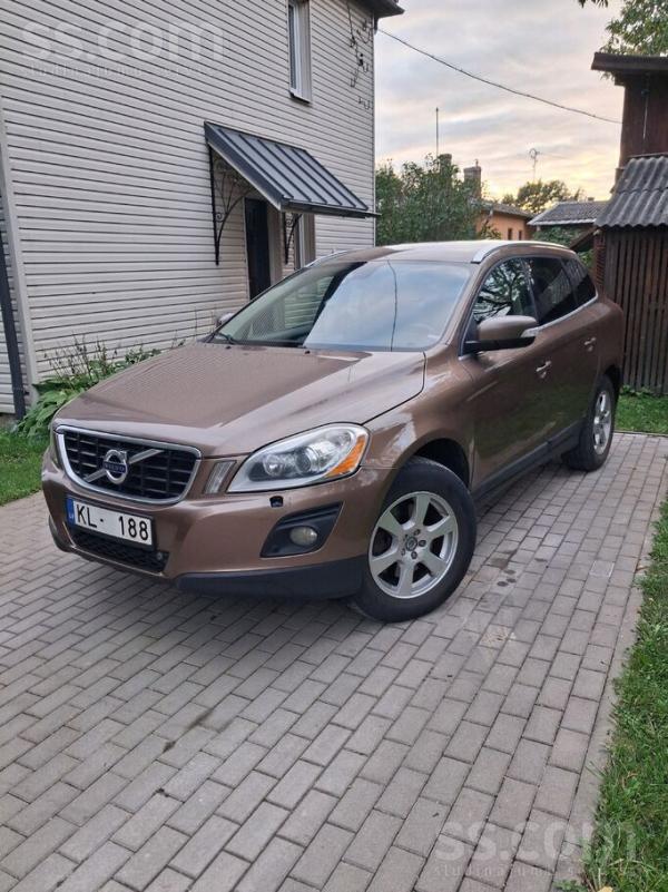 Brūns Volvo XC60 2009 Rīga, ar dzinēja tilpumu 2.40 L un nobraukumu 323 tūkst. km par 6300 €, foto 4 vietnē AUTOMOTO.COM.LV