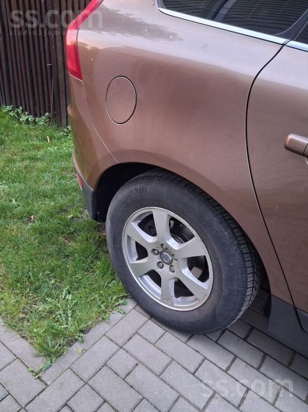 Brūns Volvo XC60 2009 Rīga, ar dzinēja tilpumu 2.40 L un nobraukumu 323 tūkst. km par 6300 €, foto 6 vietnē AUTOMOTO.COM.LV