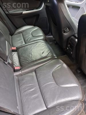 Brown Volvo XC60 2009 in Riga, with an engine capacity of 2.40 L and mileage of 323 thousand km for 6300 €, photo 12 on AUTOMOTO.COM.LV