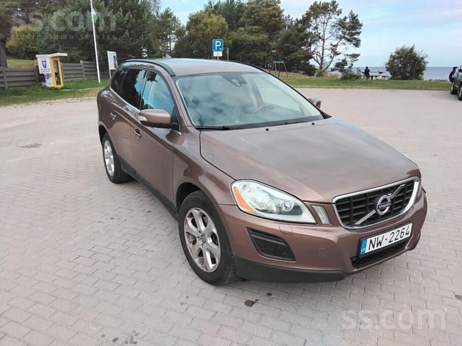 Brown Volvo XC60 2009 in Talsi, with an engine capacity of 2.40 L and mileage of 310 thousand km for 5999 €, photo 1 on AUTOMOTO.COM.LV